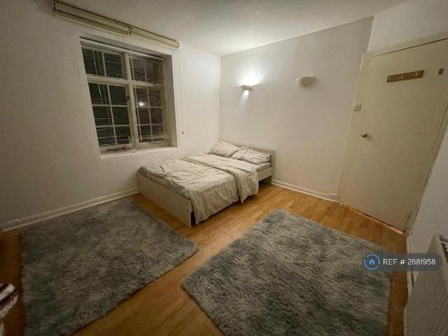 Addison Way, London, NW11 3 bed flat to rent £2,200 pcm £508 pw