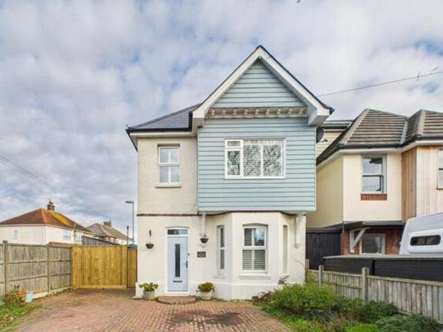 Addiscombe Road, Christchurch, 3 Bedroom Detached