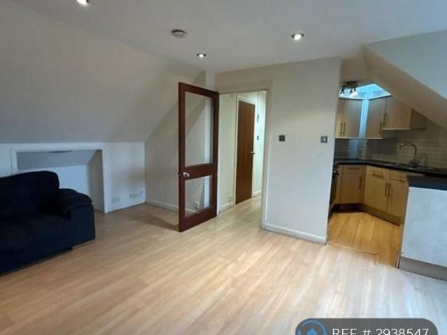 Addiscombe Road, Croydon, CR0 Studio to rent £1,375 pcm £317 pw