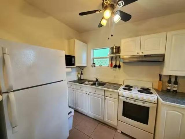 Address Not Disclosed, Saint Petersburg, FL 33706