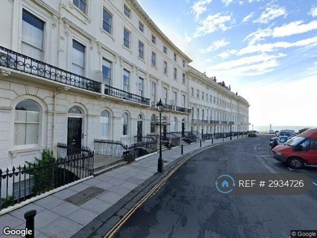 Adelaide Crescent, Hove, BN3 3 bed flat to rent £3,100 pcm £715 pw