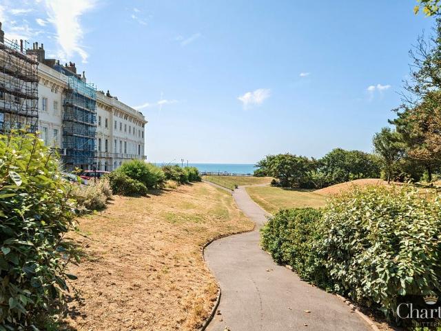 Adelaide Crescent, Hove, East Sussex BN3, 1 bed flat to rent, £1,375 pcm | PrimeLocation