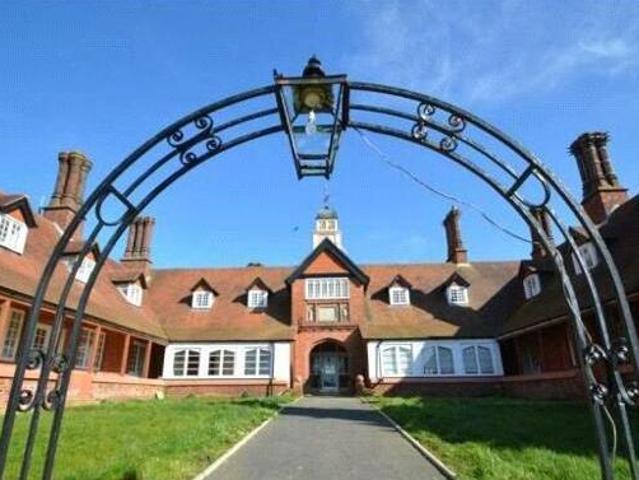 Adelaide Grove, East Cowes, 2 Bedroom Apartment