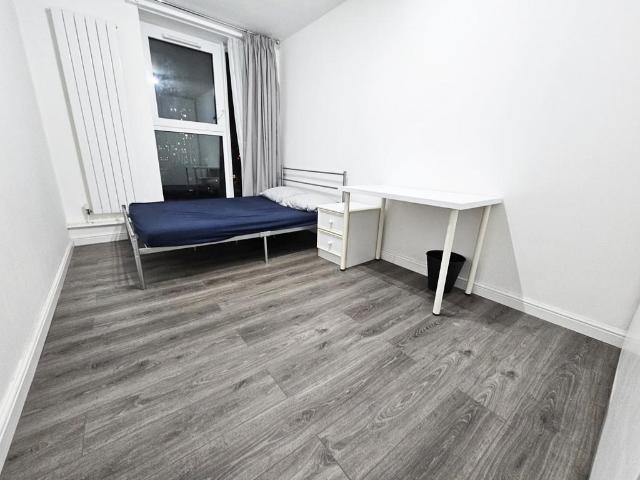 Adelaide Road, London NW3 Studio to rent £1,050 pcm £242 pw