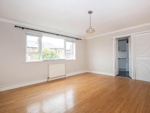 Adelaide Road, Surbiton KT6, 3 bed flat to rent, £2,200 pcm | PrimeLocation