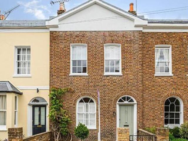 Adelaide Square, Windsor, 3 Bedroom House