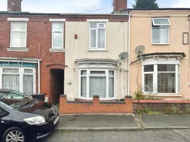 Adelaide Street, Brierley Hill DY5, 2 bed terraced house to rent, £895 pcm | PrimeLocation