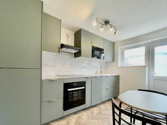 Adelaide Street Ope, Plymouth, 2 Bedroom House