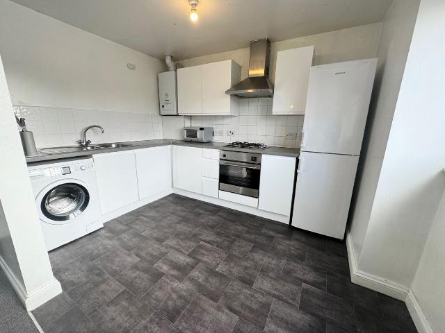 Adeline Road, Bournemouth BH5, 2 bed flat to rent, £1,150 pcm | PrimeLocation
