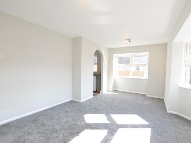 Adeliza Close, Barking IG11, 2 bed flat to rent, £1,800 pcm | PrimeLocation