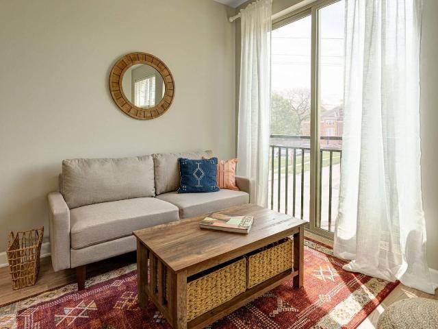 Adelphi Quarter 1 Bedroom Apartment for Rent at 820 E Long St, Columbus, OH 43203 King Lincoln Bronzeville