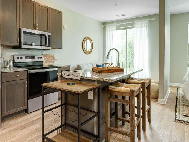 Adelphi Quarter 2 Bedroom Apartment for Rent at 820 E Long St, Columbus, OH 43203 King Lincoln Bronzeville