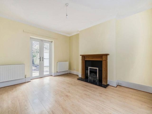 Adelphi Road, Epsom, Surrey, KT17 1JB