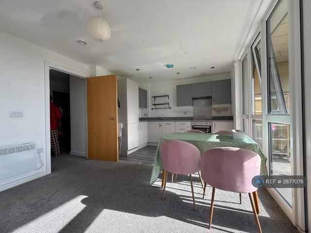 Adelphi St, Salford, M3 2 bed flat to rent £1,270 pcm £293 pw