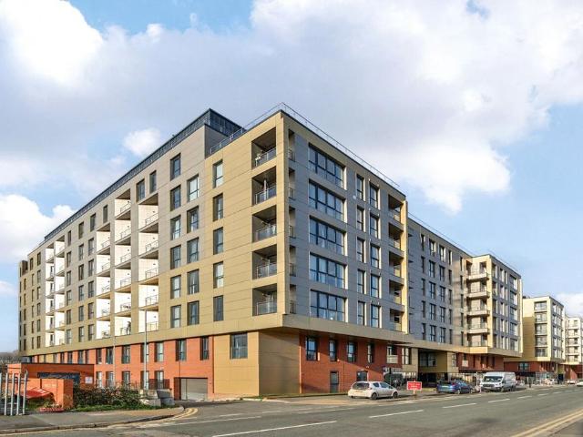 Adelphi Street, Salford, Greater. 3 bed flat to rent £1,600 pcm £369 pw