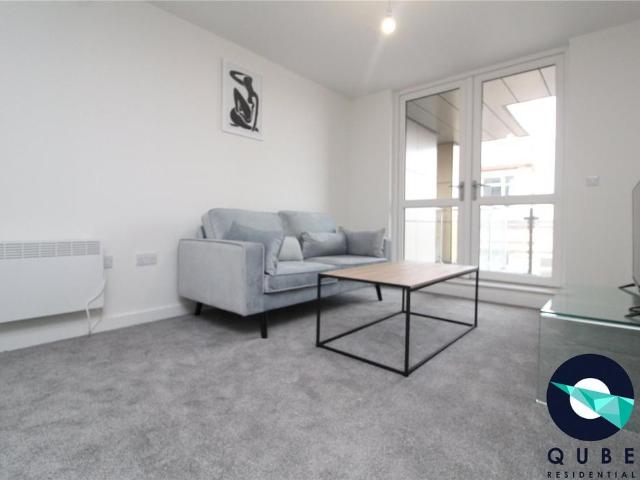 Adelphi Wharf 2, 9 Adelphi Street. 3 bed flat to rent £1,650 pcm £381 pw