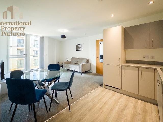 Adelphi Wharf 2, Adelphi Street, Salford M3, 2 bed flat to rent, £1,400 pcm | PrimeLocation