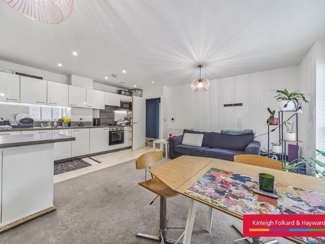 Adenmore Road, London, SE6 2 bed flat to rent £1,950 pcm £450 pw