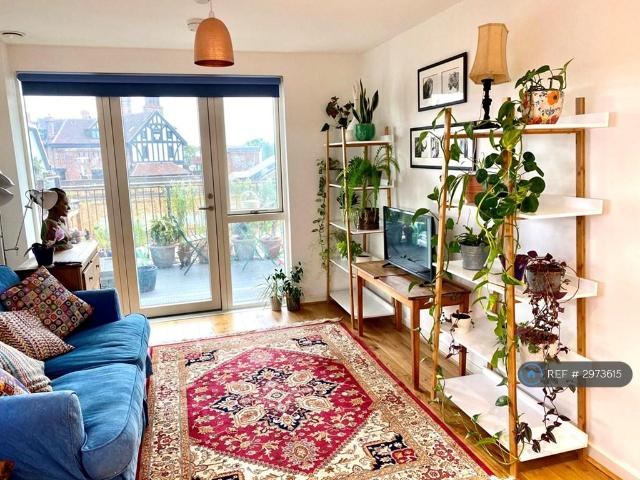 Adenmore Road, London, SE6 2 bed flat to rent £2,000 pcm £462 pw
