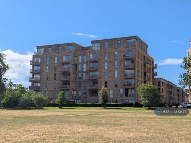 Adenmore Road, London, SE6 2 bed flat to rent £2,300 pcm £531 pw