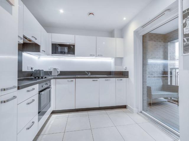 Adenmore Road, London SE6, 2 bed flat to rent, £2,599 pcm | PrimeLocation