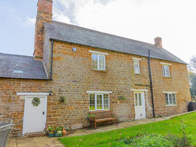 Adstone NN12, 3 bed detached house to rent, £2,500 pcm | PrimeLocation