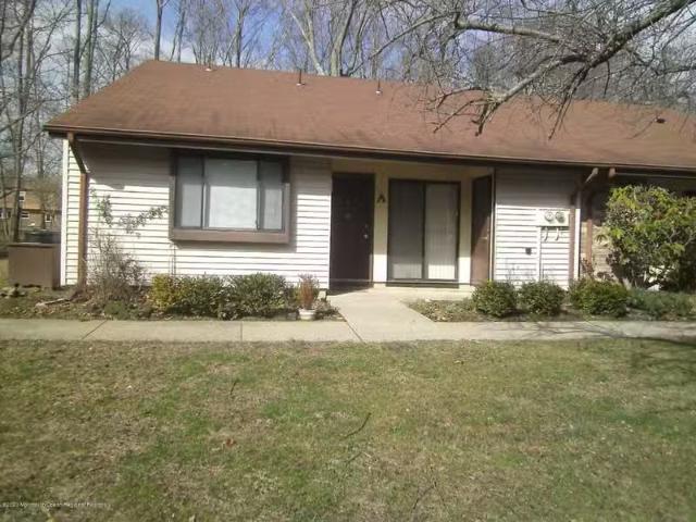 Adult Community, Ranch Manalapan, NJ 64 Overlook Way #A