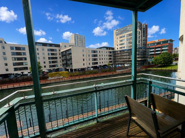 Adventurers Quay, Cardiff, CF10 2 bed flat to rent £1,000 pcm £231 pw