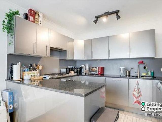 Aeneas Court, Mansfield Road, Nottingham, Nottinghamshire NG5, 2 bed flat to rent, £925 pcm | PrimeLocation