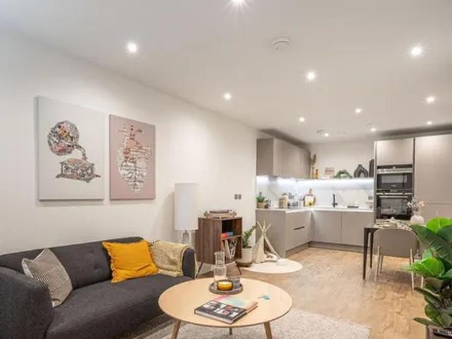 Aerial Square, London, NW9 5RF, United Kingdom | 2 bed house for rent #166932170 | Rentberry