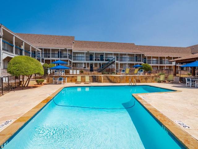 Aero White Rock 2 Bedroom Apartment for Rent at 9857 Audelia Rd, Dallas, TX 75238 Lake Highlands
