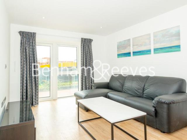 Aerodrome Road, Colindale NW9 2 bed apartment to rent £2,300 pcm £531 pw