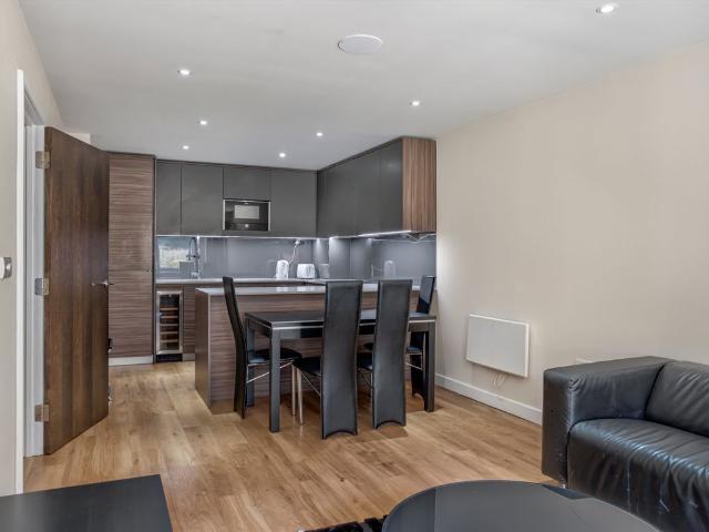 Aerodrome Road, Colindale NW9, 2 bed flat to rent, £2,100 pcm | PrimeLocation