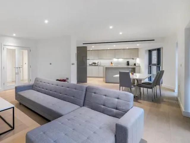 Aerodrome Road, London, NW9 5JE, United Kingdom | 3 bed apartment for rent #140228535 | Rentberry
