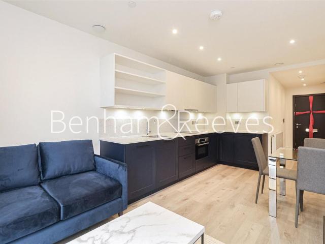 Affinity View, London E16 1 bed apartment to rent £2,000 pcm £462 pw