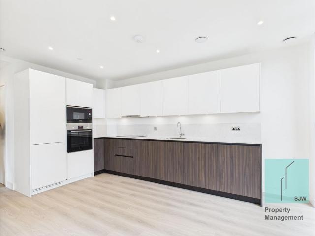 Affinity View, London E16 2 bed apartment to rent £2,500 pcm £577 pw