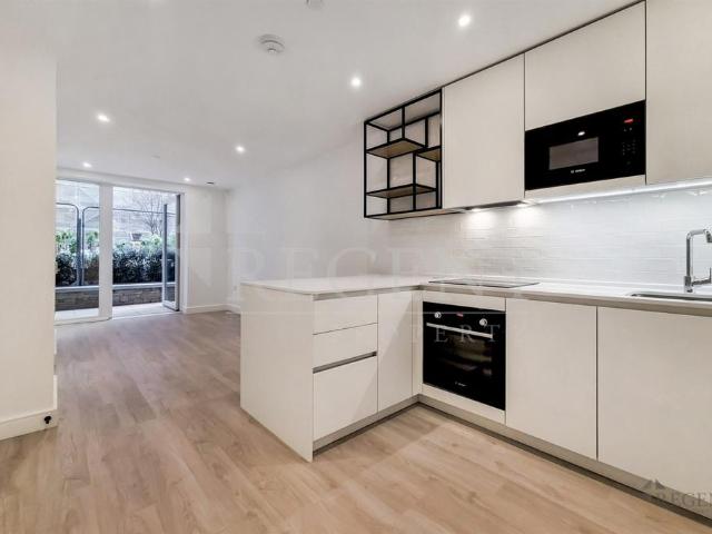 Affinity House, Beresford Av. Studio to rent £1,700 pcm £392 pw