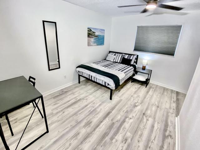 Affordable Modern Comfort! Minutes to Groceries, Eats & Bus Stops !