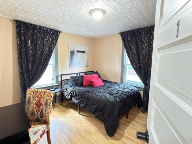 Affordable Akron Rooms | Near I, Downtown & Transi