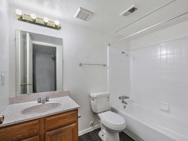 Affordable Apartments for Working Families – Move In & Save Today! 2 Bedroom Apartment for Rent at 3460 Great Trinity Forest Way, Dallas, TX 75216