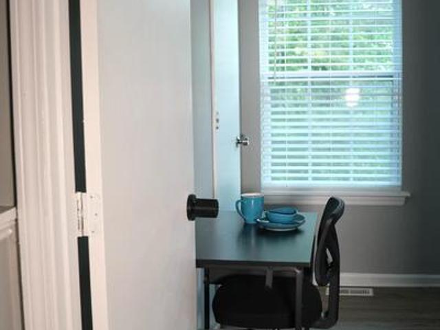 Affordable Co Living in College Park! Furnished Rooms | All Utilities + Fast Wi Fi | Near MARTA & Airport | Safe, Quiet Street | Top Rated Host | Move In Ready – Book Now!