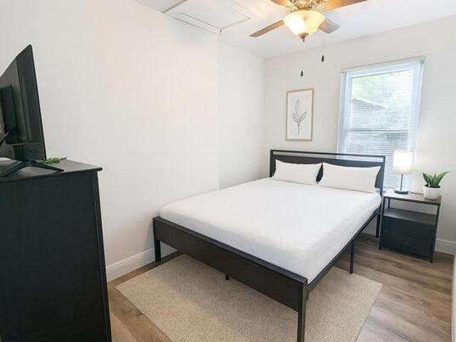 Affordable Comfort in Belleview — Steps from Shopping, Food & Transit !