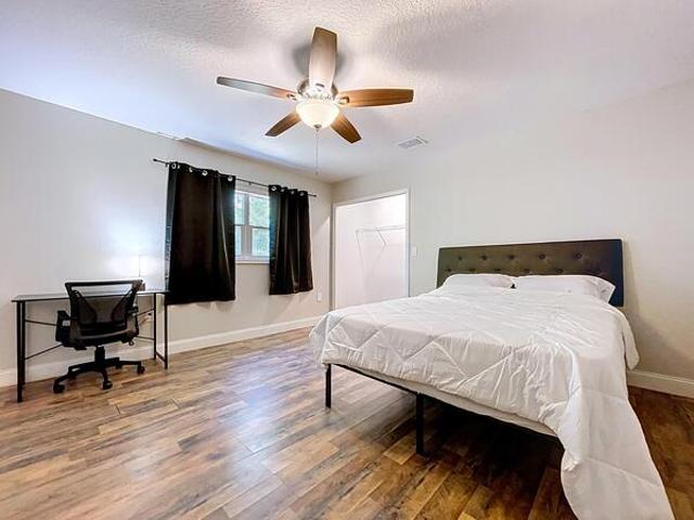 Affordable Furnished Room Near Lakeland Regional & Downtown All Inclusive Living