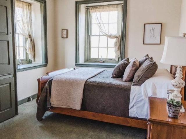 Affordable Furnished Room – Great Deal