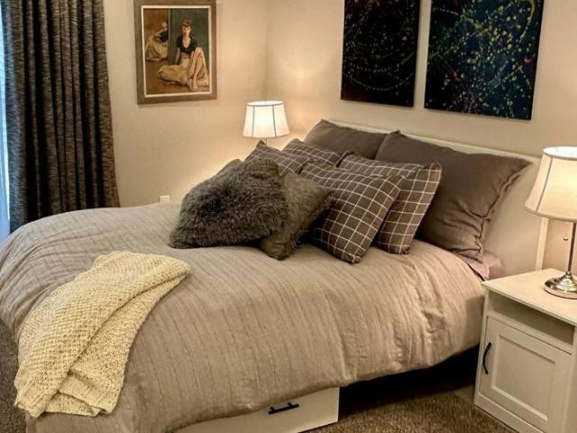 Affordable Furnished Room – Great Deal