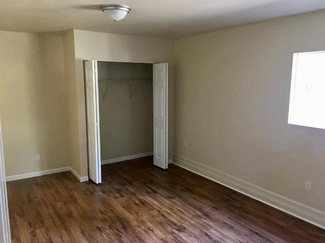 Affordable large room in Issaquah