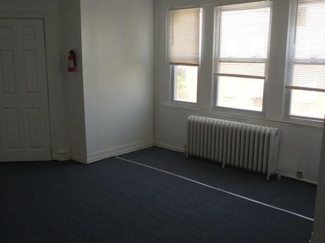 Affordable & Large Sized Room _$Week_All Utilitie