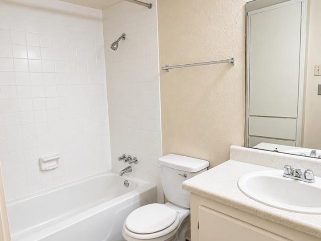 Affordable Living at Kings Square Apartments | $950 1 1 Bedroom Apartment for Rent at 2625 E Illinois Ave, Dallas, TX 75216 Cedar Crest Country Club Estates
