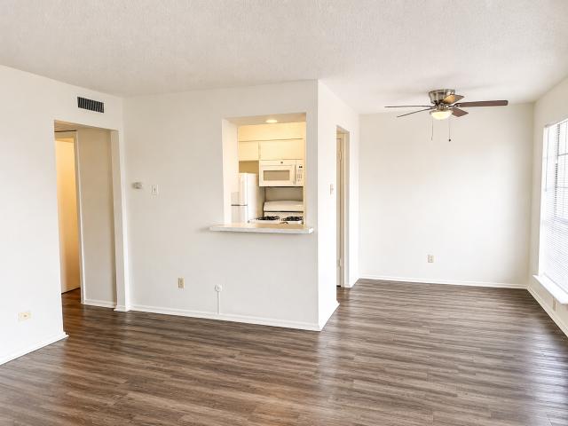 Affordable Living at Kings Square Apartments | $950 1 2 Bedroom Apartment for Rent at 2625 E Illinois Ave, Dallas, TX 75216 Cedar Crest Country Club Estates
