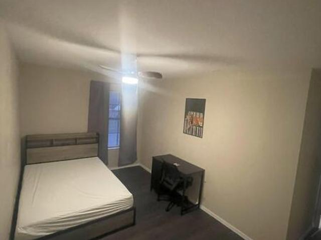 Affordable living in Northeast Garland! Minutes from Firewheel and the GB Tollway